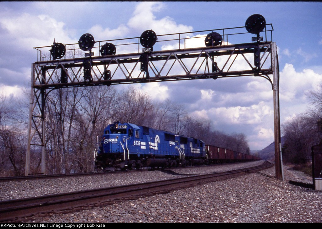 CR 6739 westbound hoppers